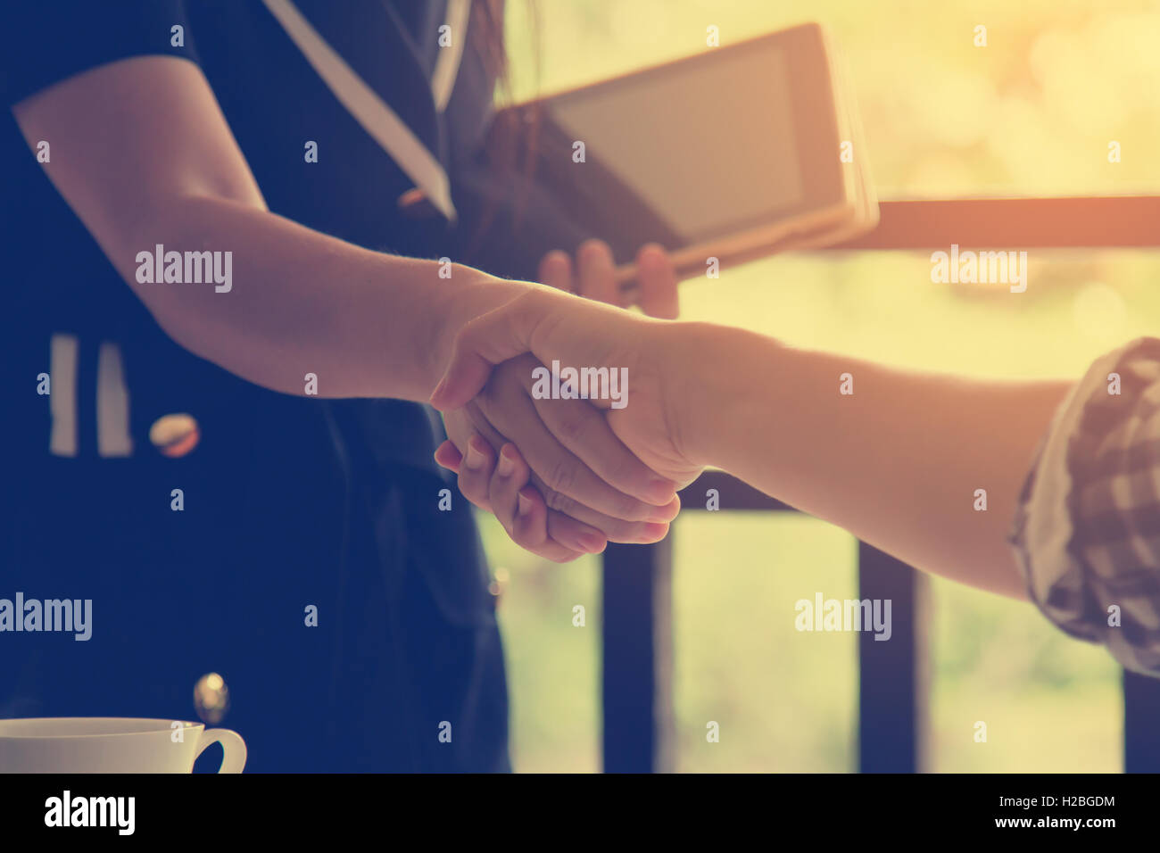 Hand shake strength hi-res stock photography and images - Alamy