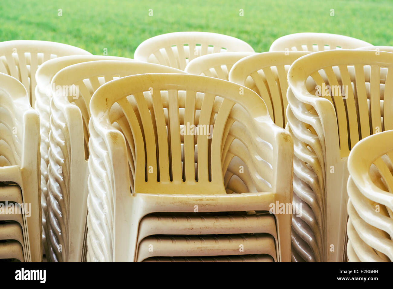 Plastic chairs hi-res stock photography and images - Alamy