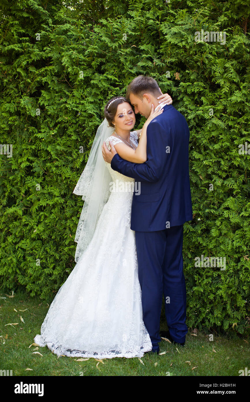 Happy bride and groom on their wedding Stock Photo - Alamy