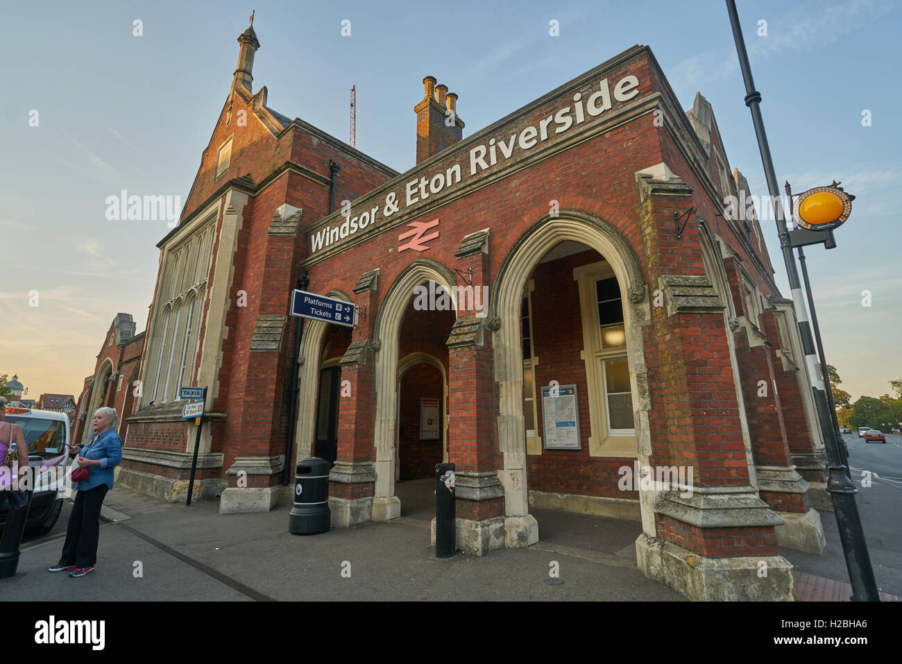Windsor station hi-res stock photography and images - Alamy