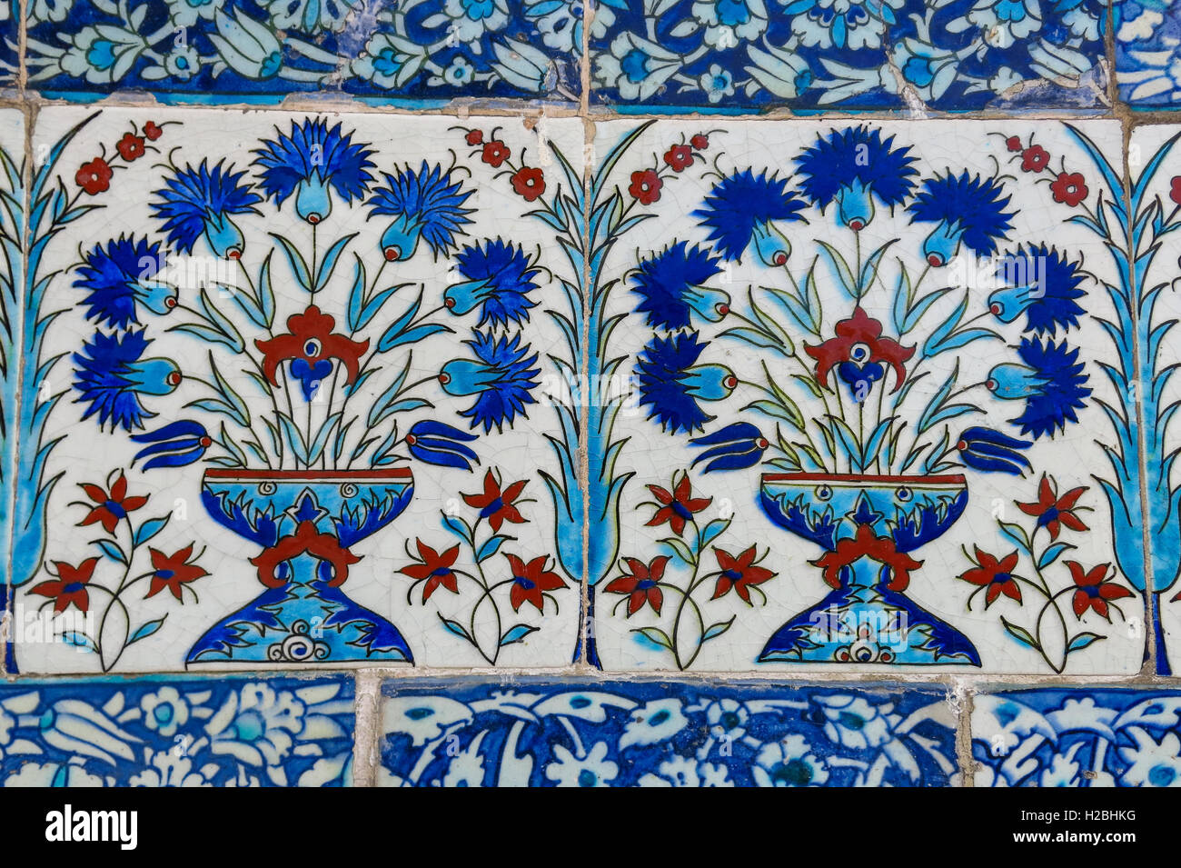 Istanbul turkey tulip tile hi-res stock photography and images - Alamy