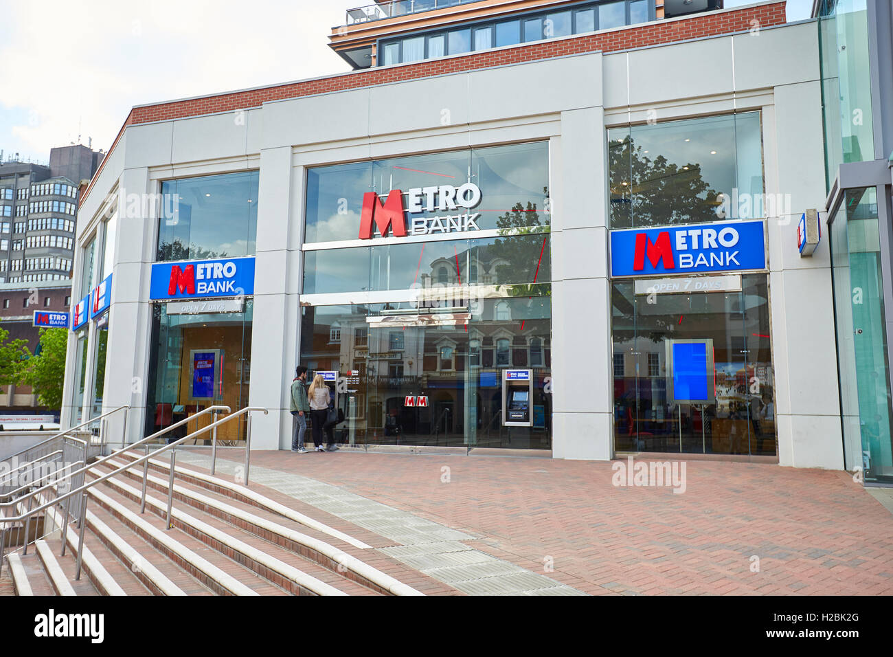 A new branch of Metro Bank in Aylesbury Stock Photo - Alamy