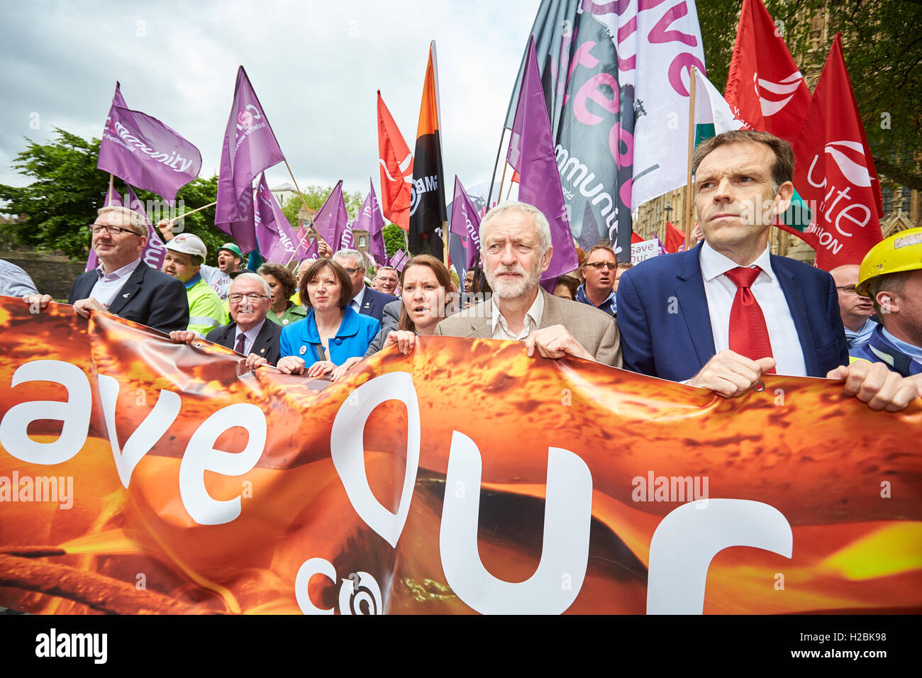 Jeremy Corbyn (C) and Gareth Stace (R) at a Tata steel protest in ...