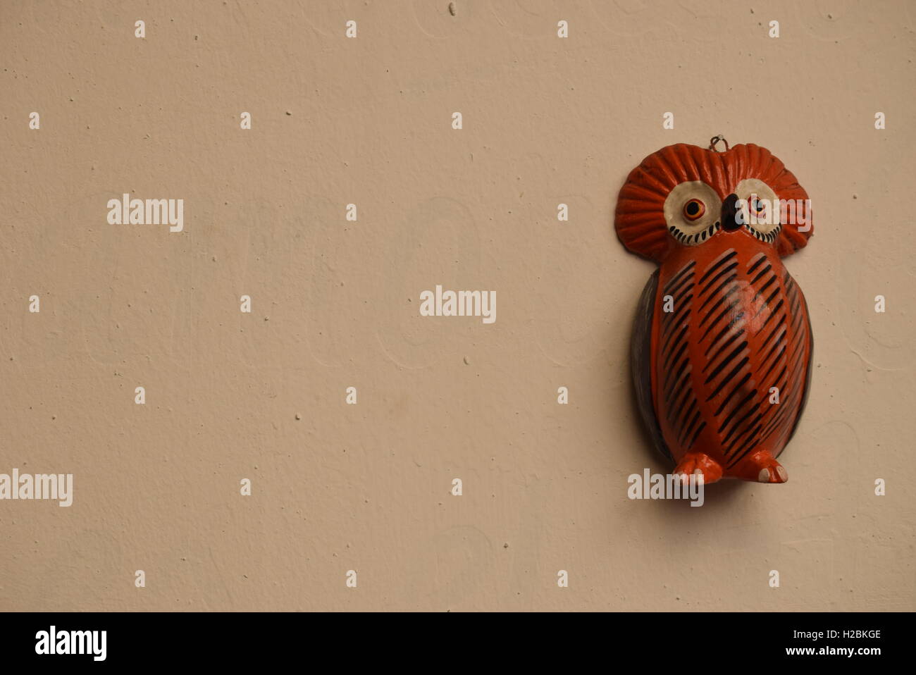 Black and white owl decoration hi-res stock photography and images - Alamy