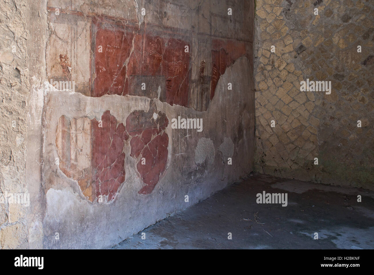 Roman graffiti hi-res stock photography and images - Alamy
