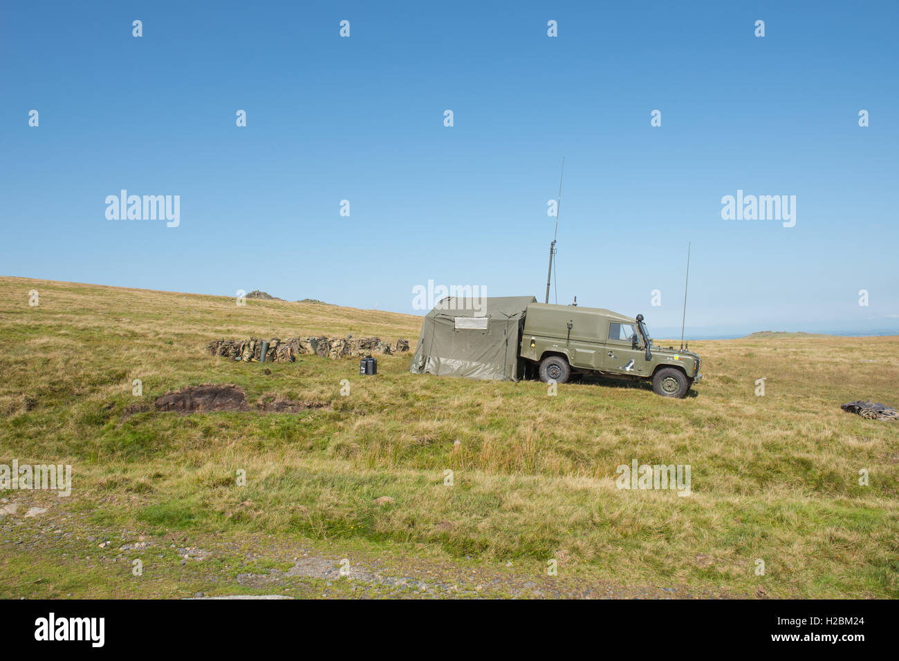 British army land rover hi-res stock photography and images - Alamy