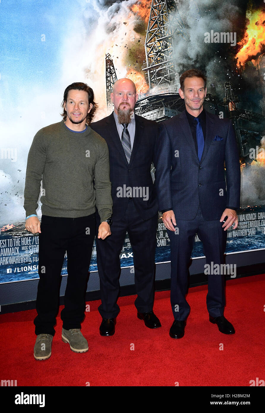 Mark wahlberg attending european premiere deepwater horizon cineworld ...