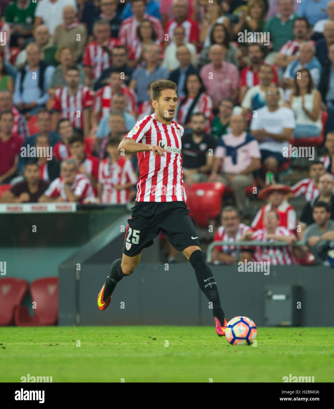 25 Saborit attack. Match day 6 game of la Liga Santander 2016-2017 ...
