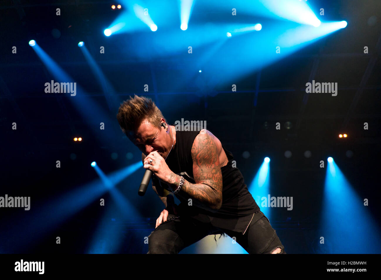 The American rock band Papa Roach performs in concert Stock Photo - Alamy