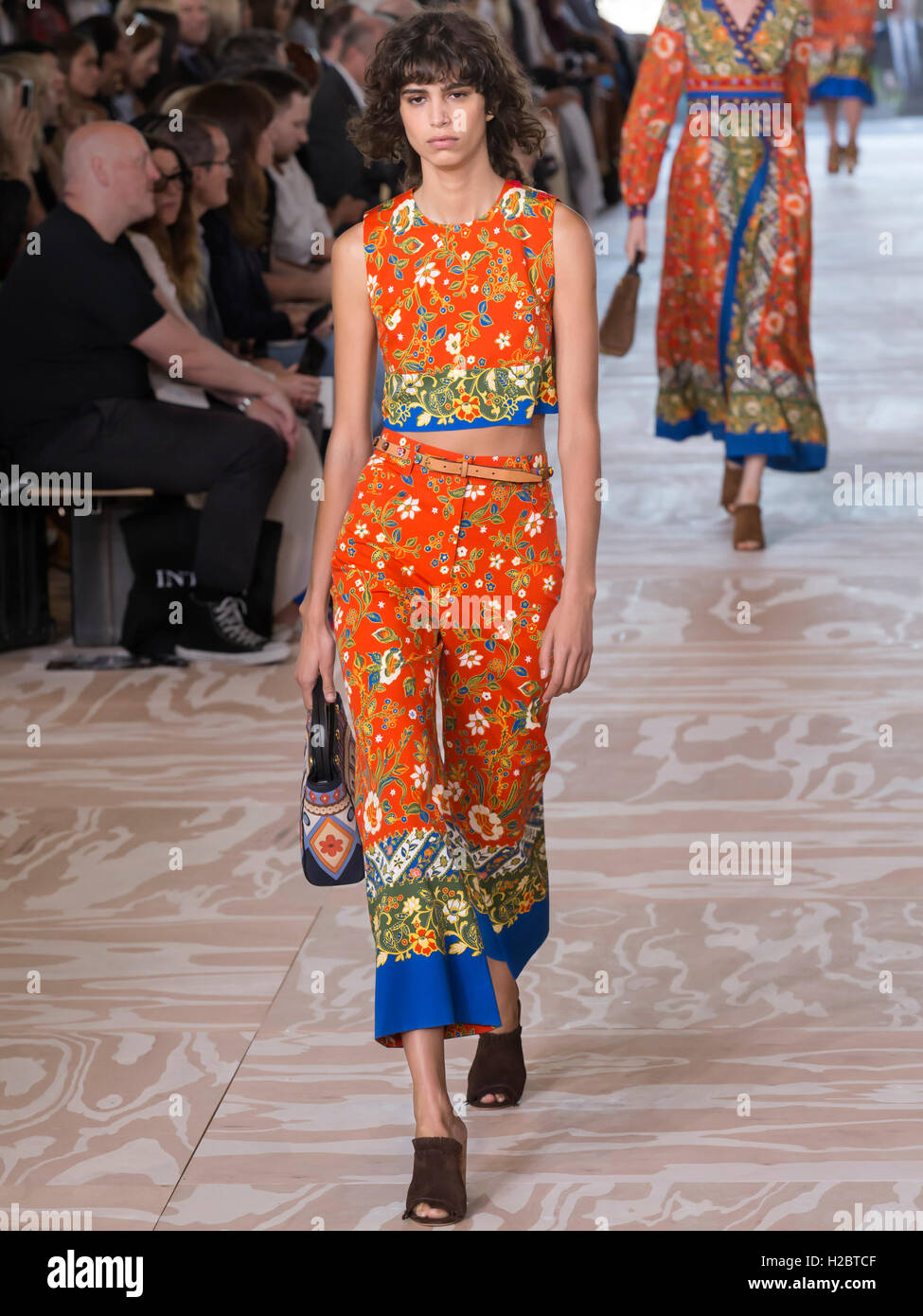 Tory burch runway fashion show hi-res stock photography and images - Alamy