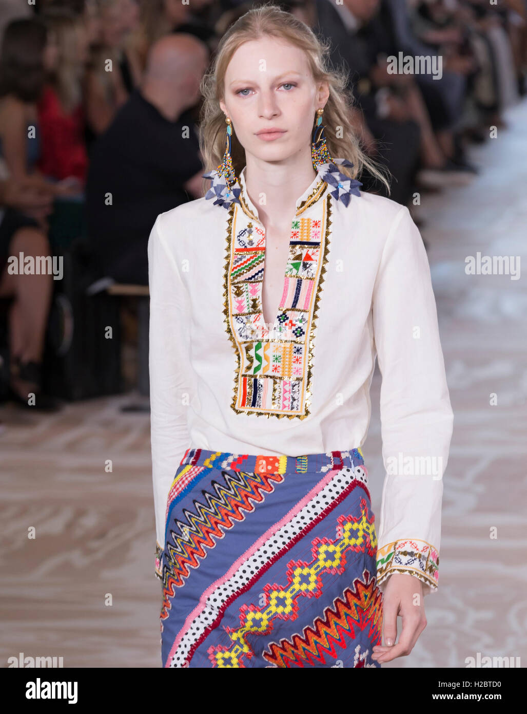 Tory burch runway fashion show hi-res stock photography and images - Alamy