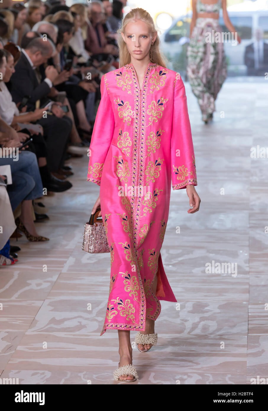 Tory burch runway fashion show hi-res stock photography and images - Alamy