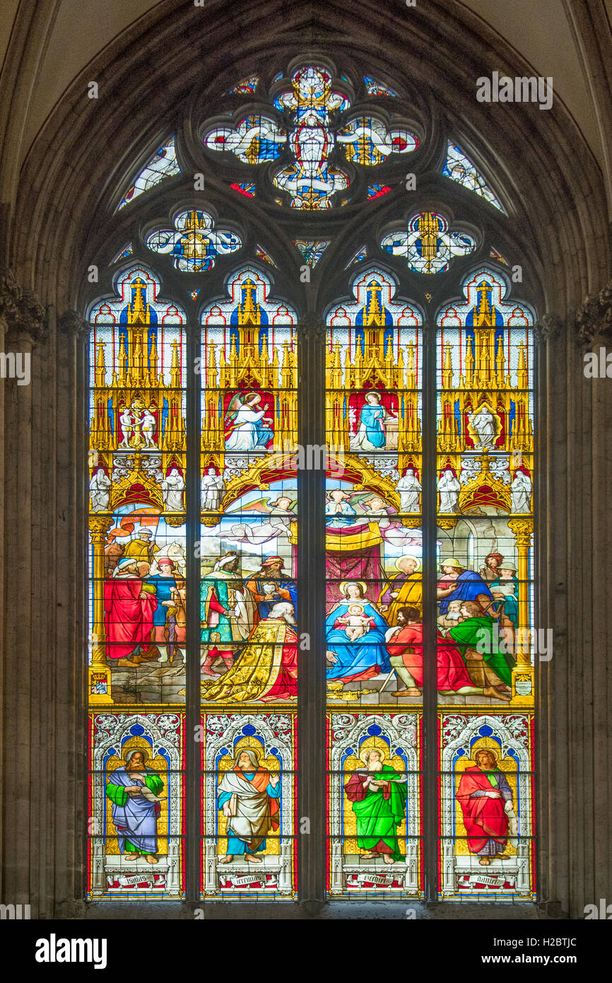 Stained glass in cologne cathedral hi-res stock photography and images ...