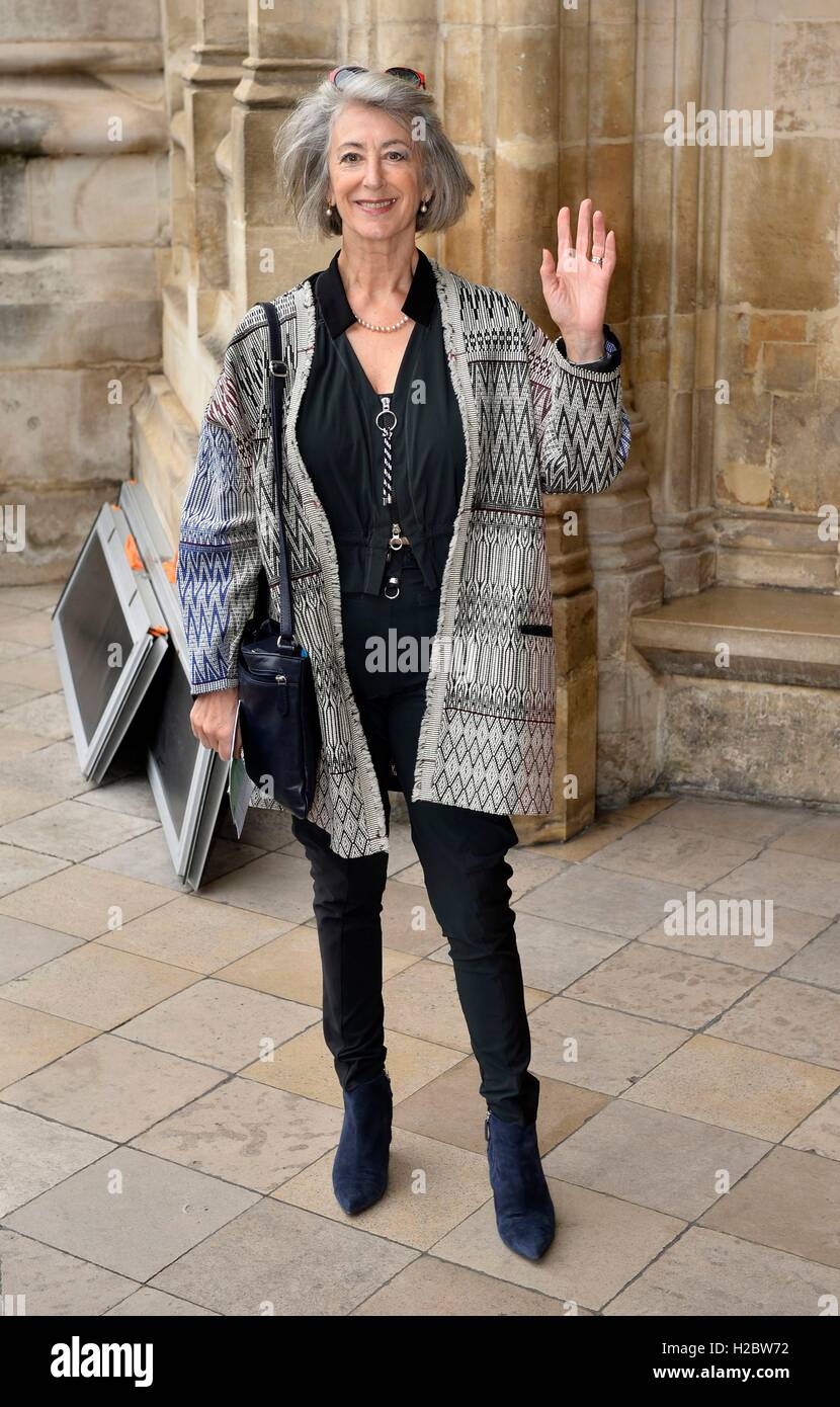 Maureen lipman arrives hi-res stock photography and images - Alamy