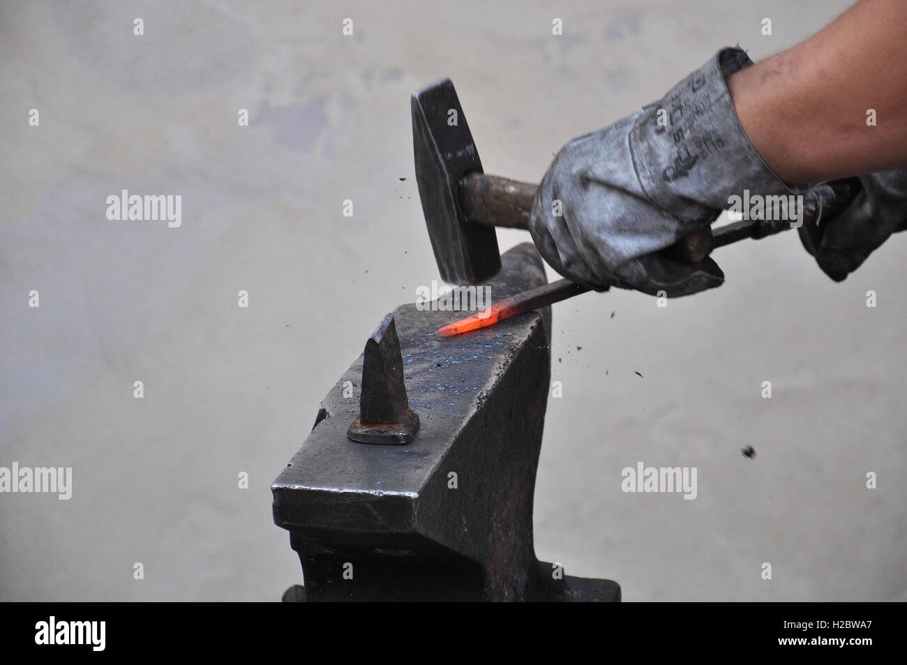 Forge blacksmith hi-res stock photography and images - Alamy