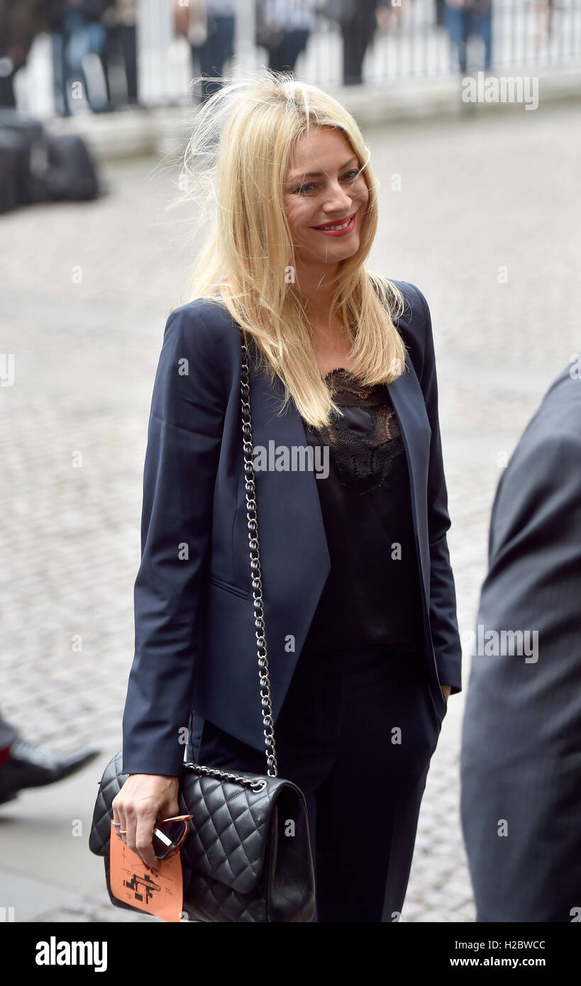 Sir terry wogan and tess daly hi-res stock photography and images - Alamy