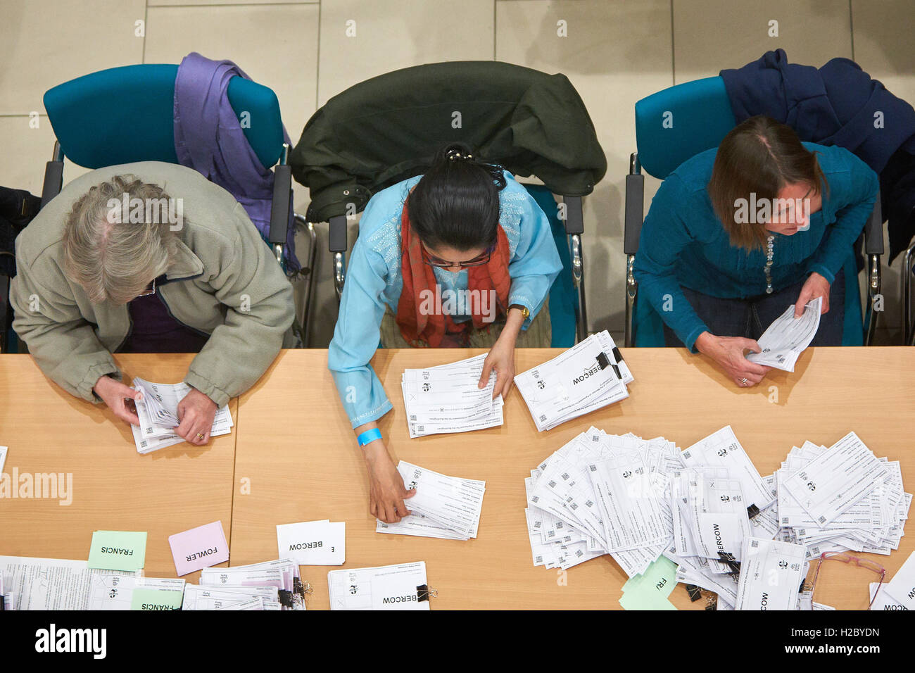 Vote counting for Buckingham constituency in the 2015 general election ...