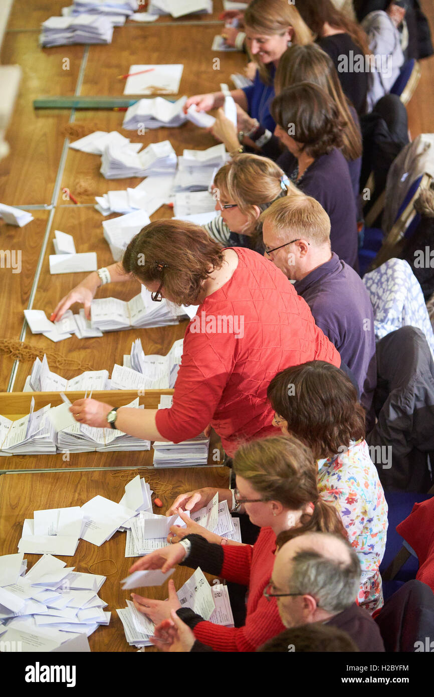 Vote counting hall hi-res stock photography and images - Alamy