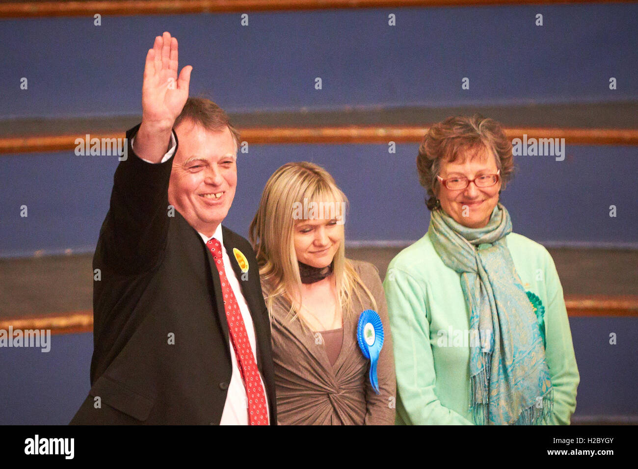 Labour's Andrew Smith (L) reacts after being declared winner of the ...