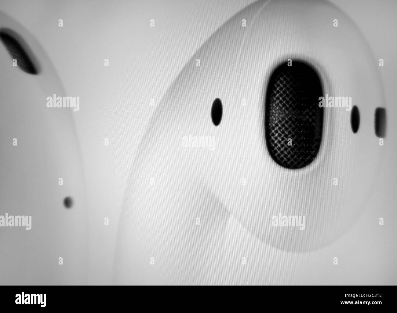 Airpod hi-res stock photography and images - Alamy