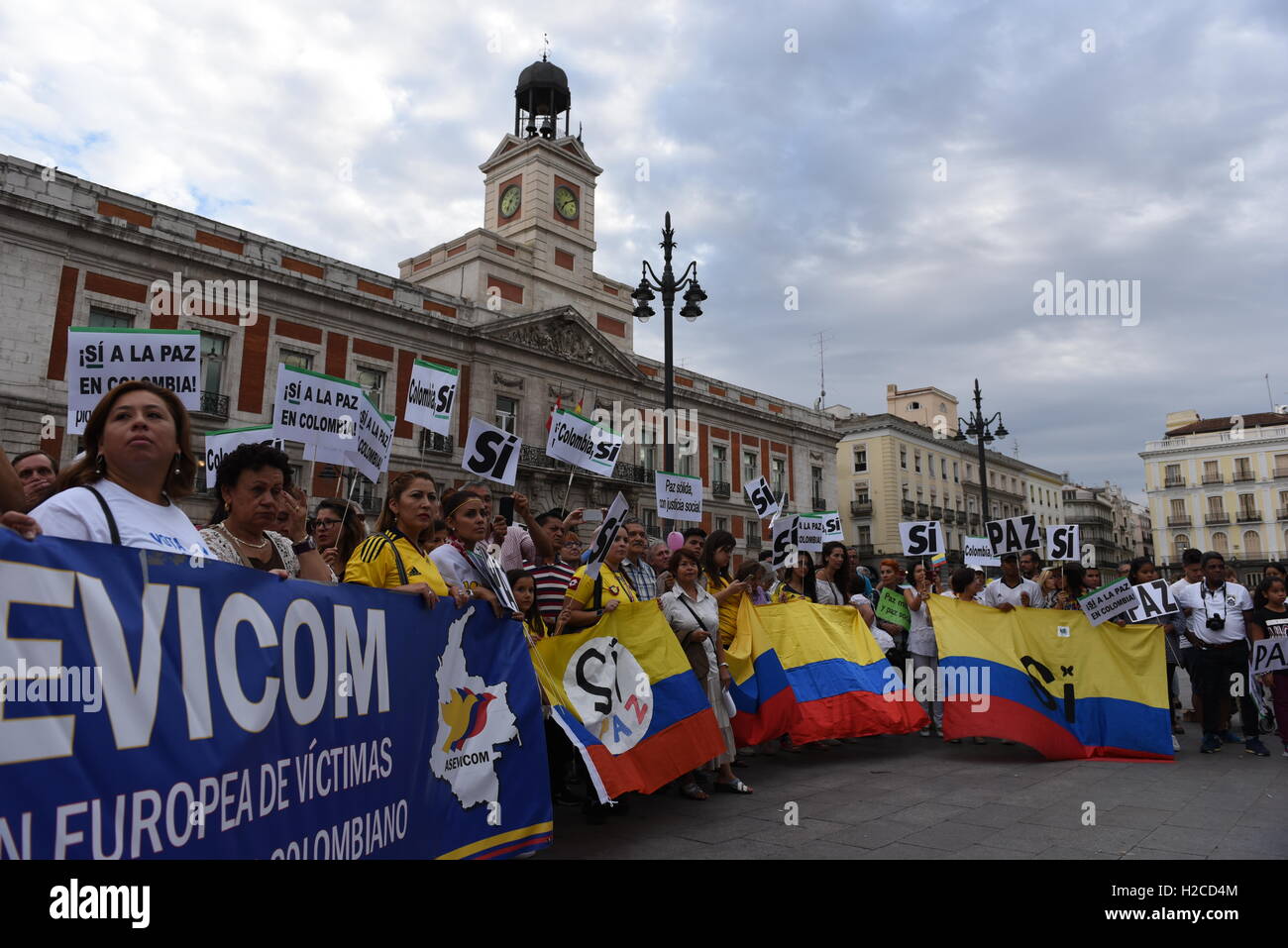 Colombians in spain hi-res stock photography and images - Alamy