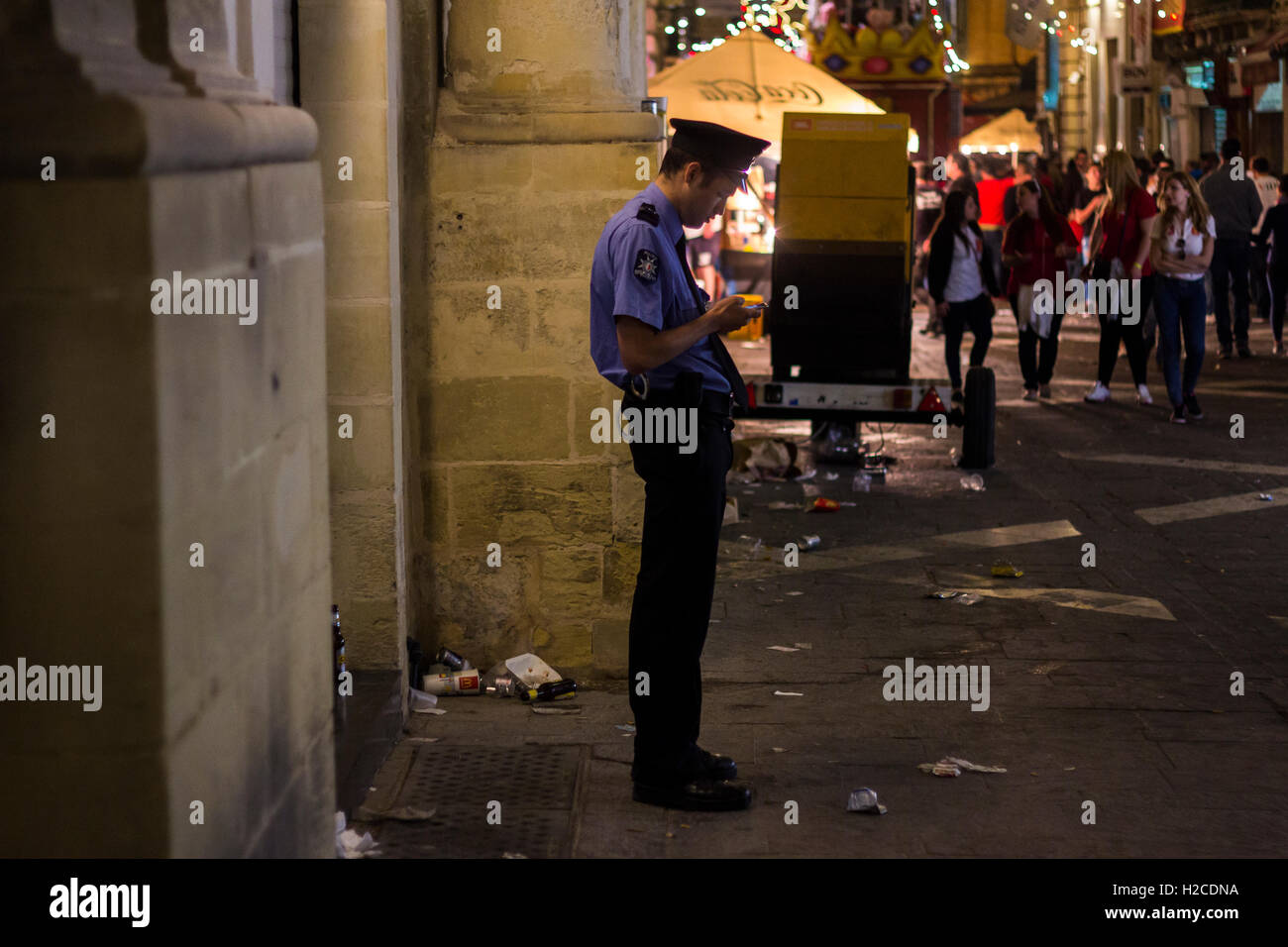 Browsing hi res hi-res stock photography and images - Alamy