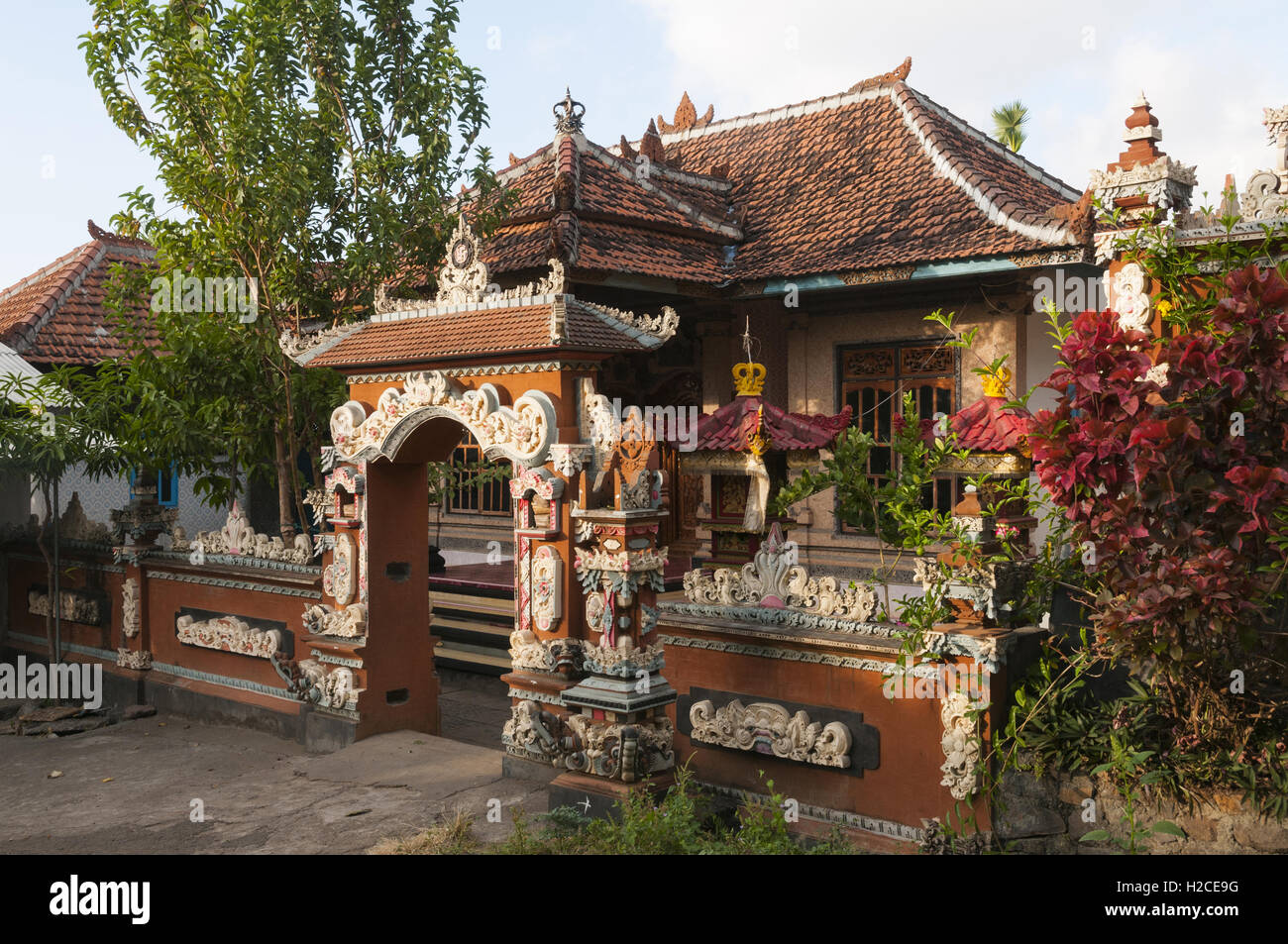 Balinese temple architecture hi-res stock photography and images - Alamy