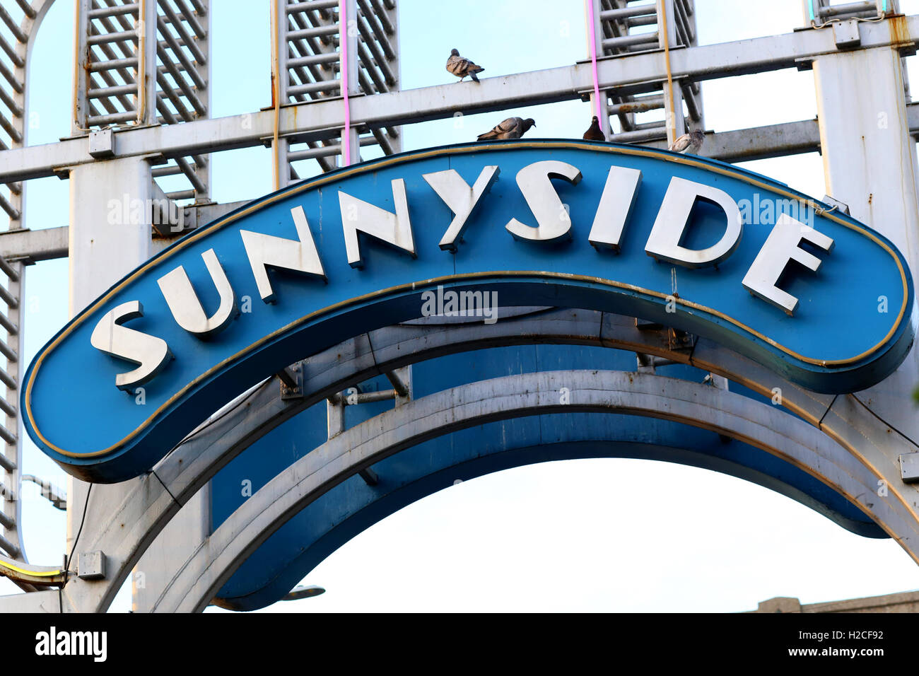 Sunnyside Queens signage, New York, NY Stock Photo - Alamy