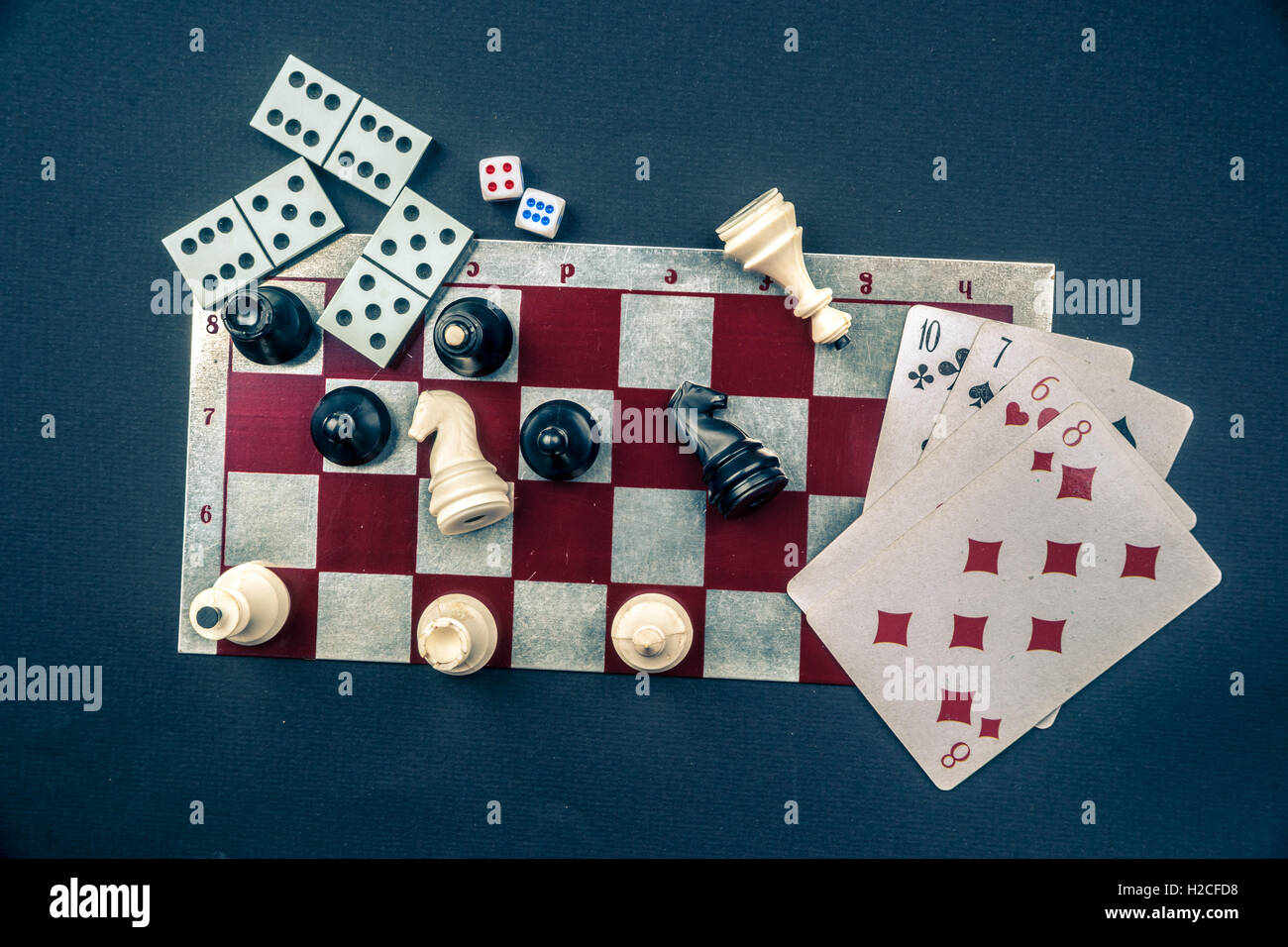 Playing chess figurines hi-res stock photography and images - Alamy