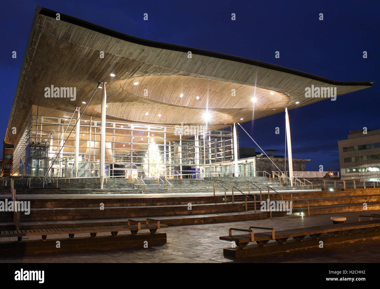 The senedd in cardiff bay hi-res stock photography and images - Alamy