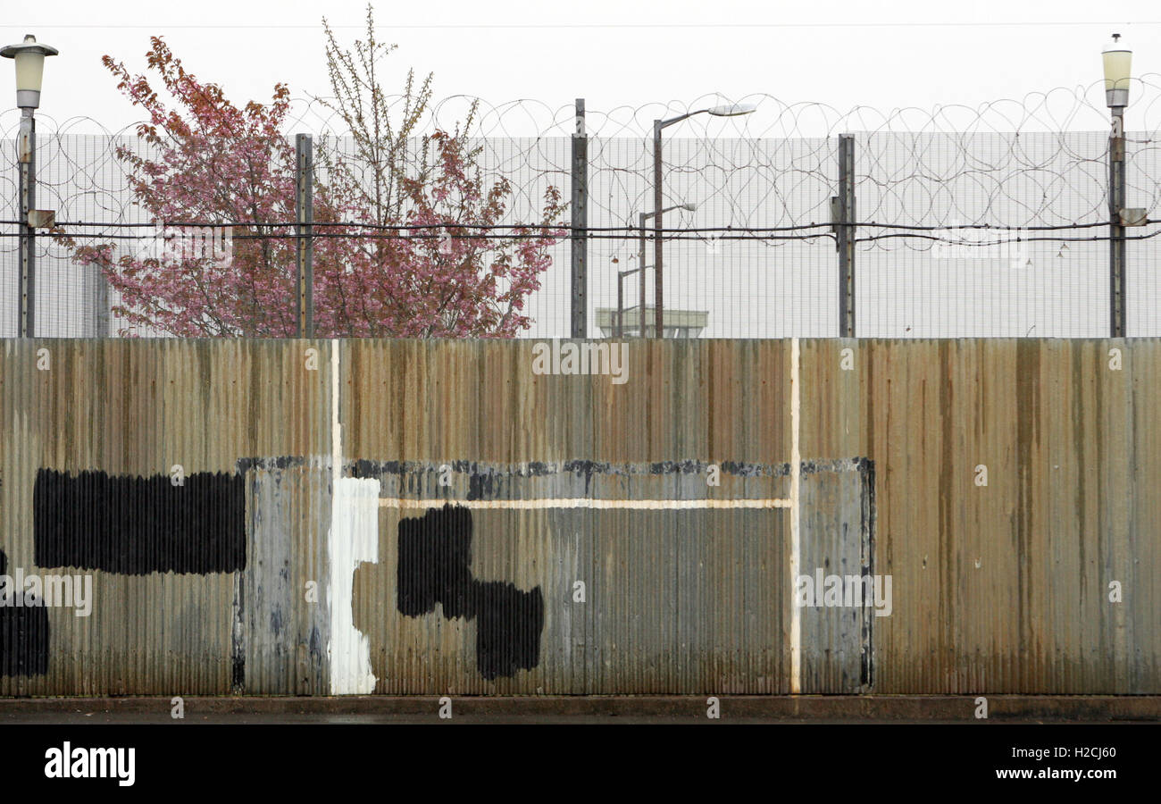 Hmp maze prison hi-res stock photography and images - Alamy