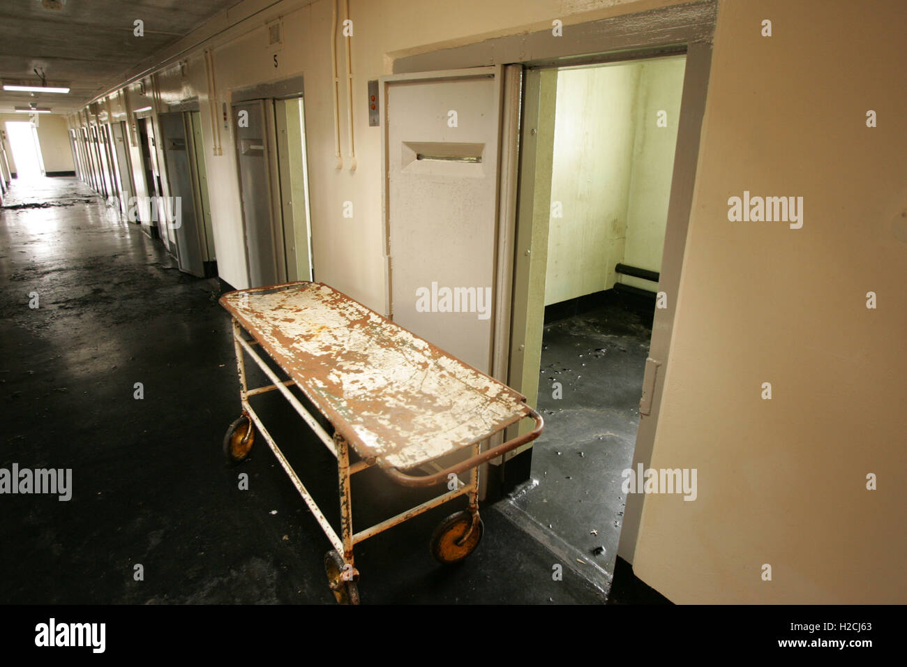 Hmp maze prison hi-res stock photography and images - Alamy