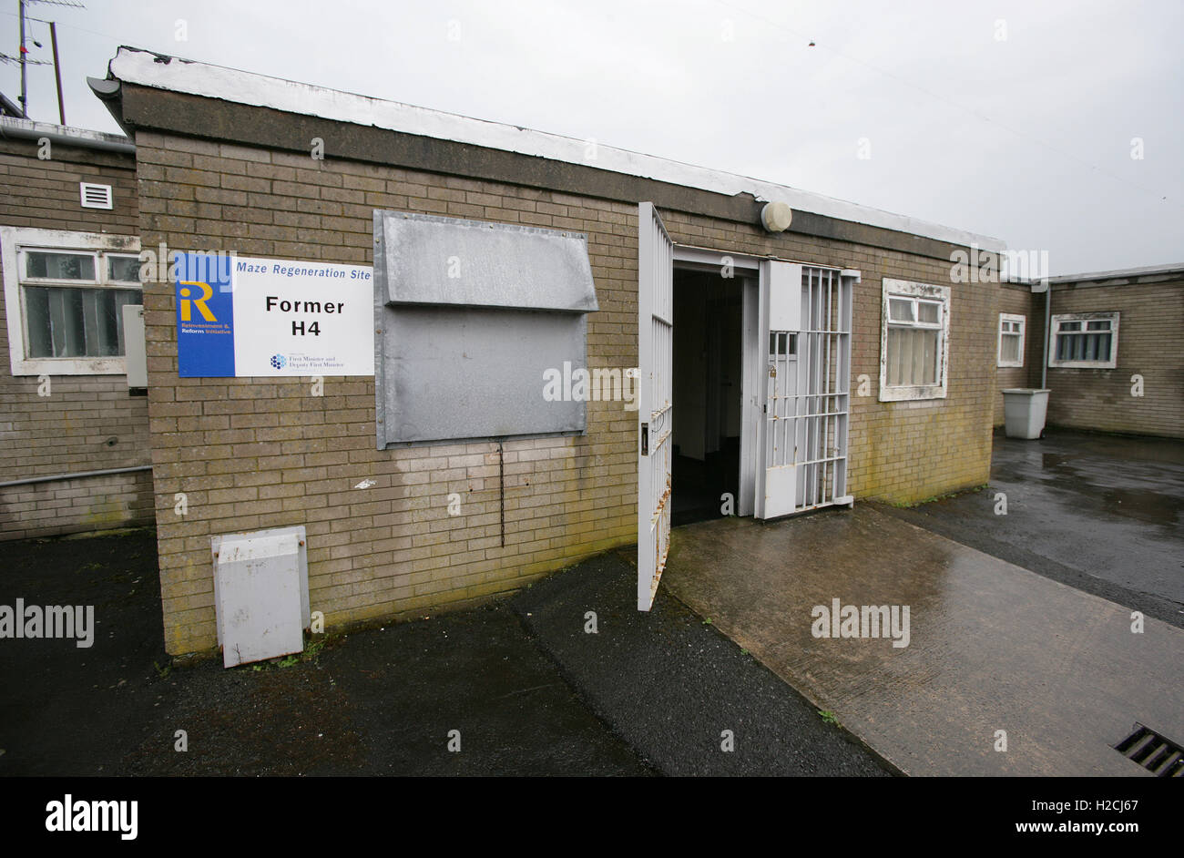 Hmp maze prison hi-res stock photography and images - Alamy
