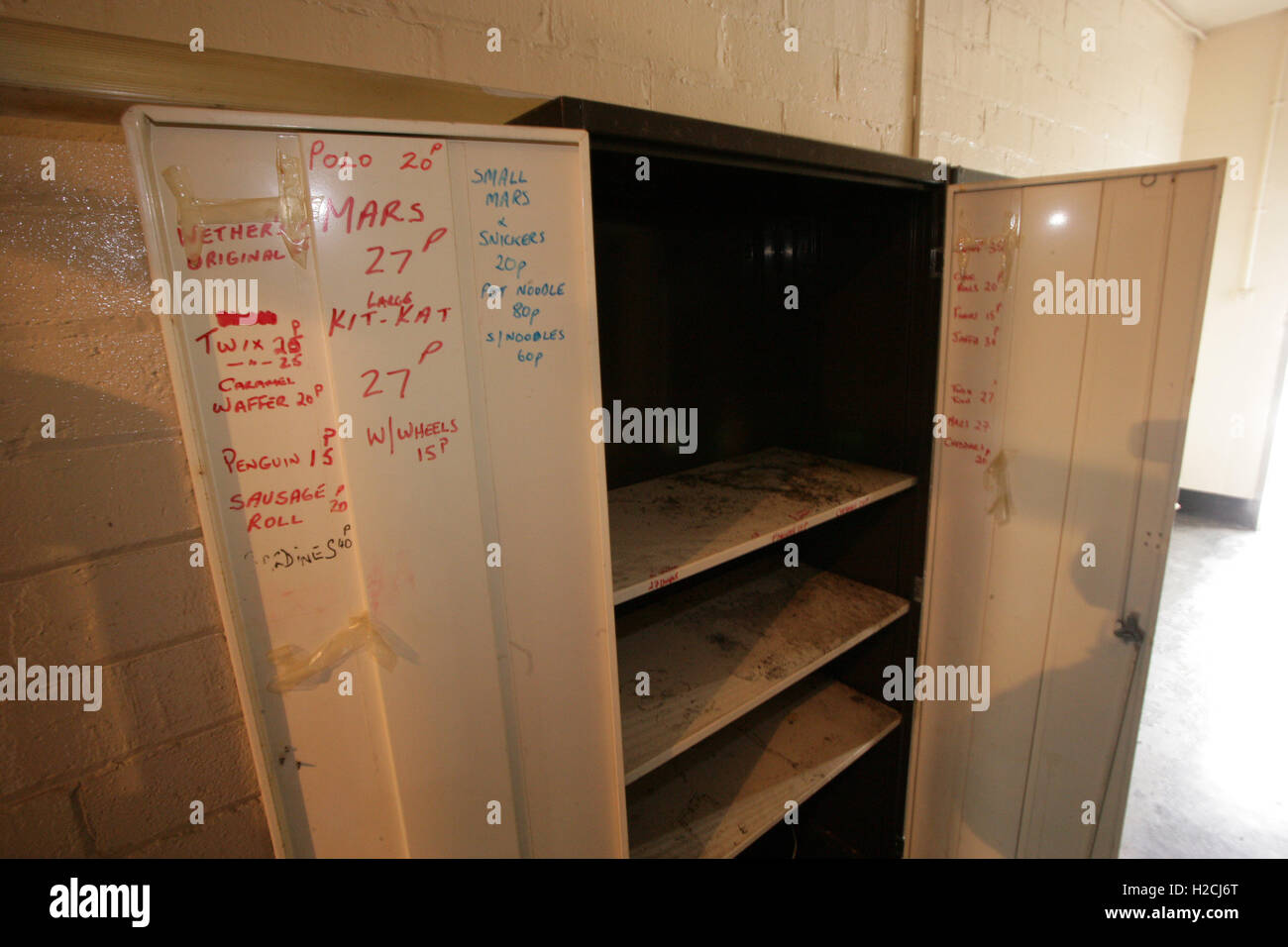 Hmp maze prison hi-res stock photography and images - Alamy