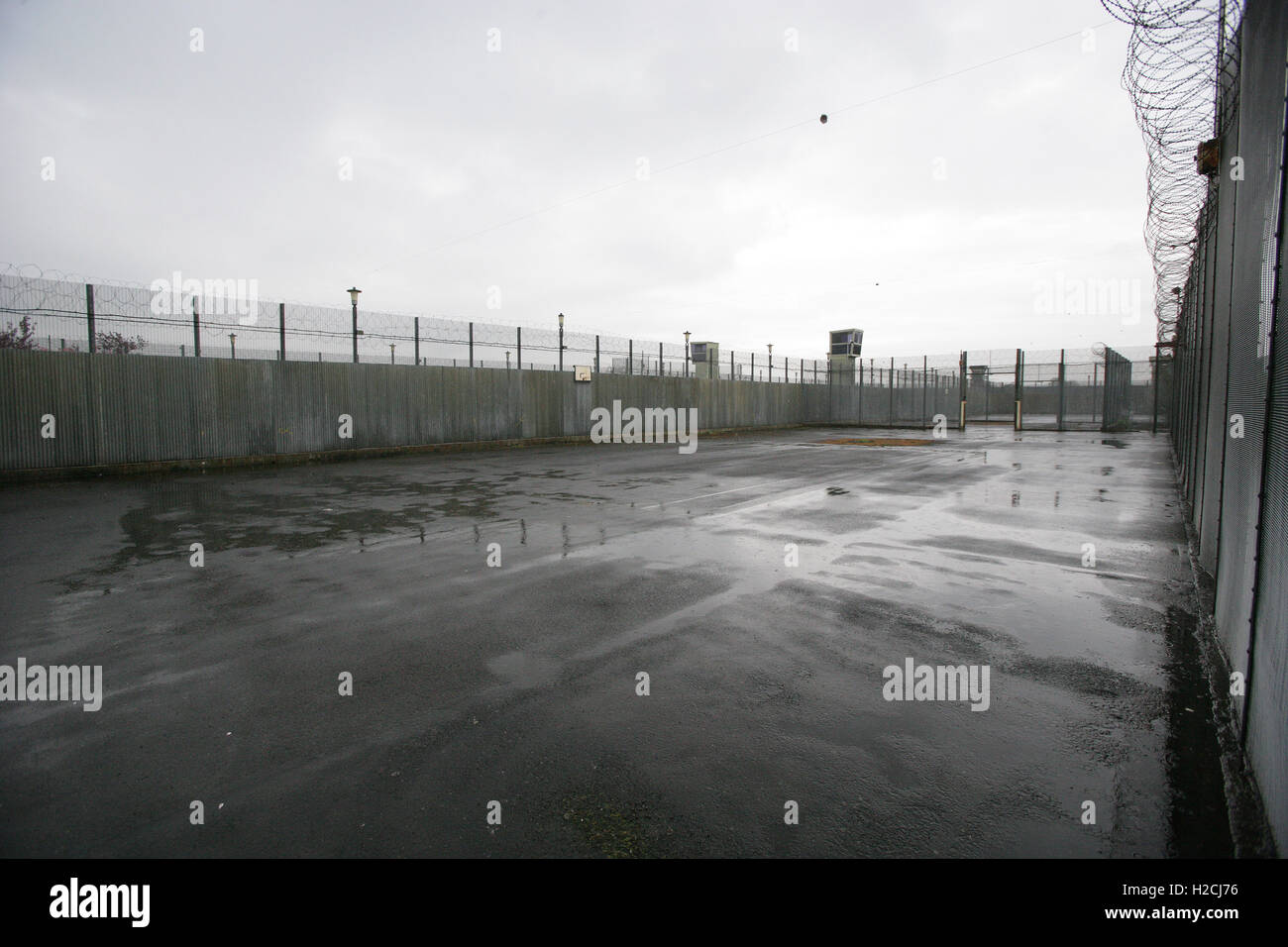 Hmp maze prison hi-res stock photography and images - Alamy