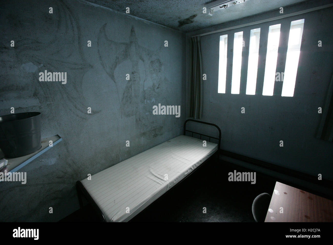Hmp maze prison hi-res stock photography and images - Alamy