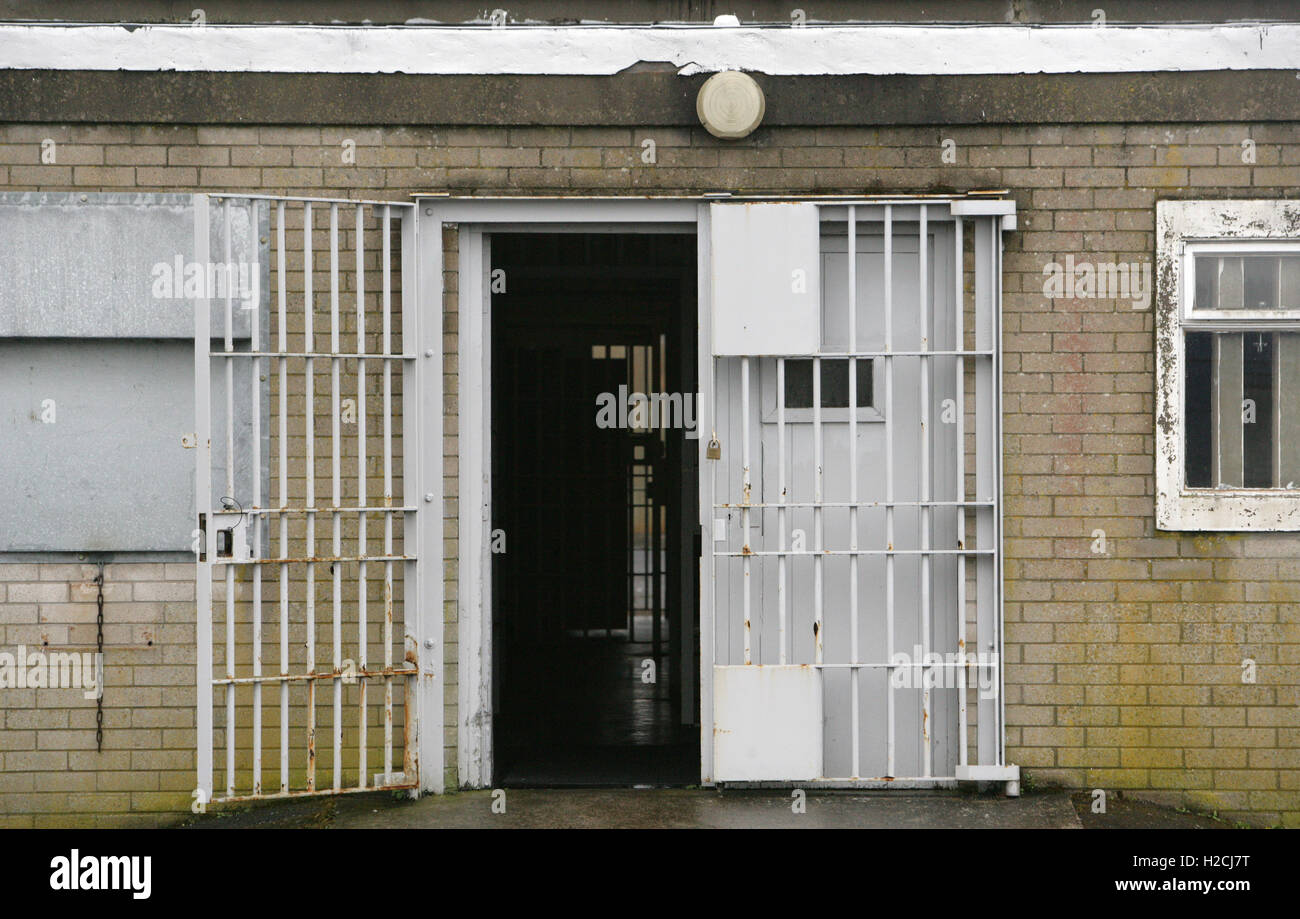 Hmp maze prison hi-res stock photography and images - Alamy