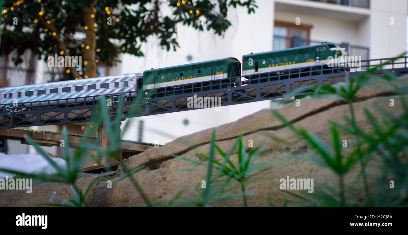 Overhead train track hi-res stock photography and images - Alamy