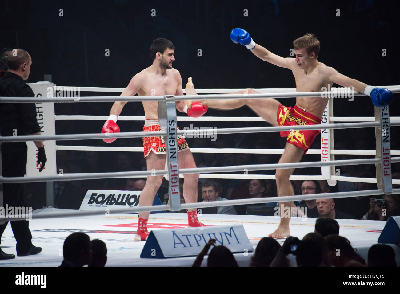 Kickbox fighter boxing in ring hi-res stock photography and images - Alamy