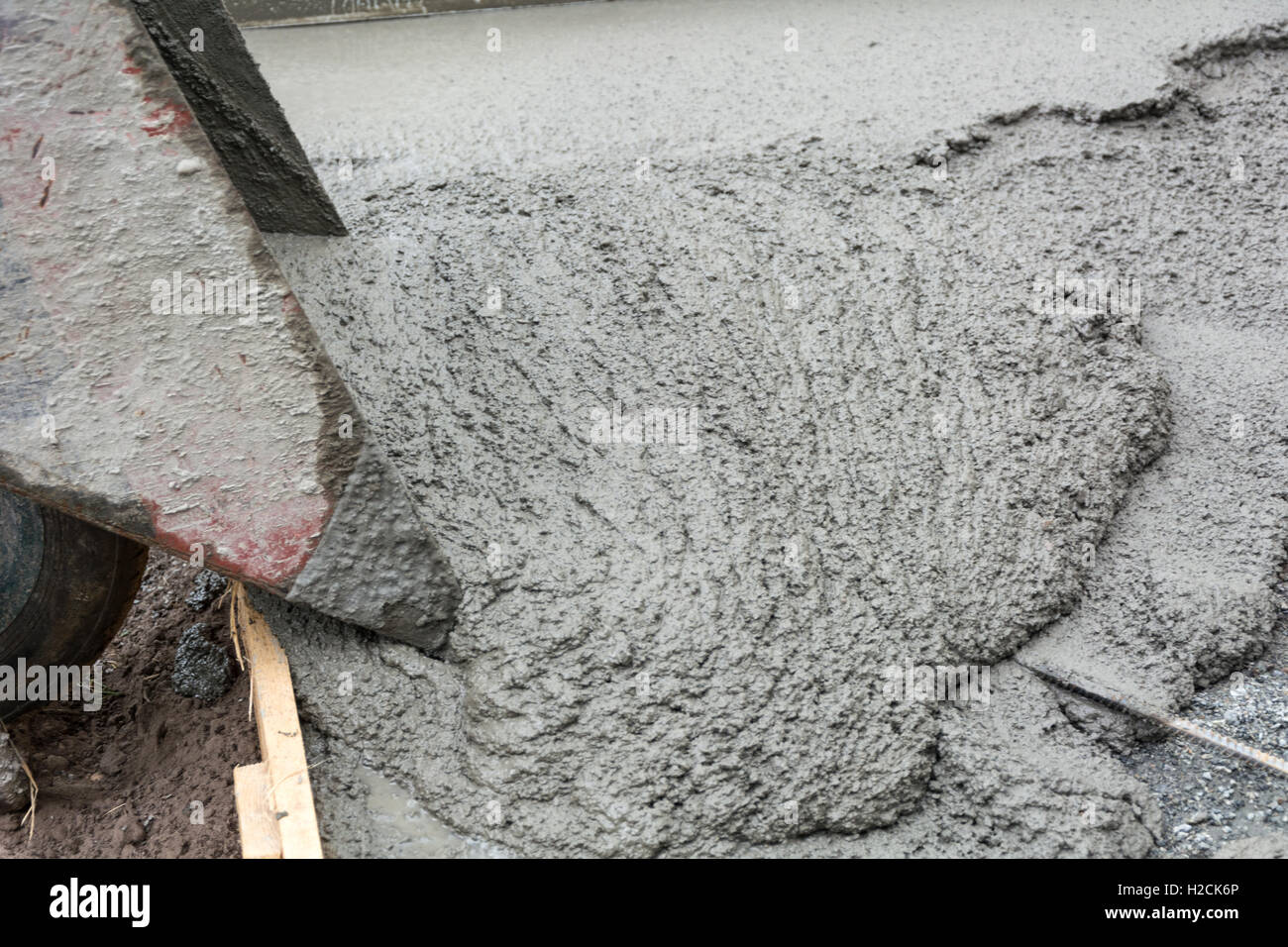 Pouring concreting hi-res stock photography and images - Alamy