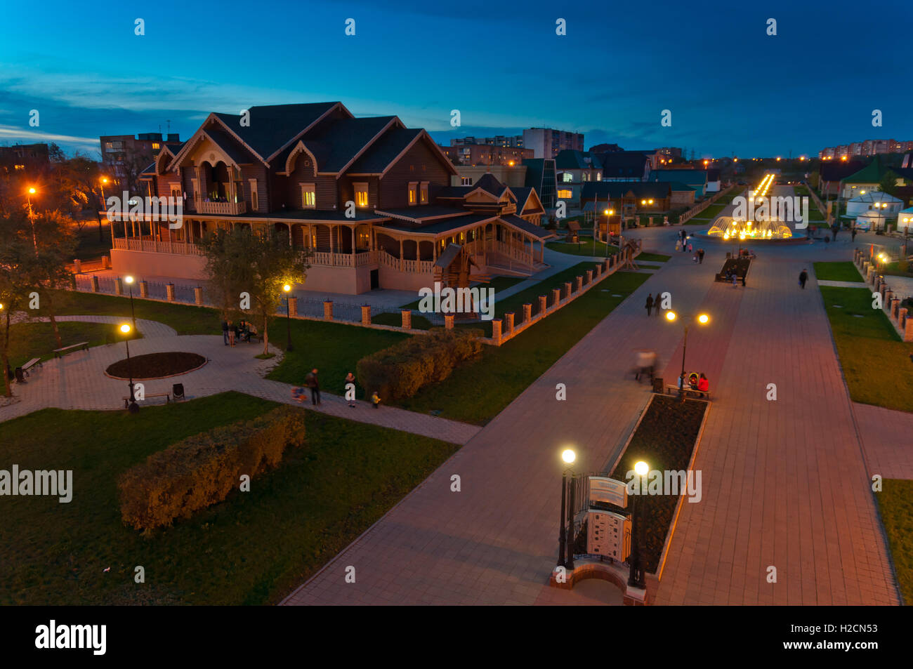 Russian house in the cultural complex "National village Stock Photo - Alamy