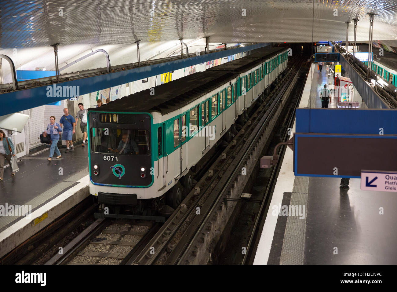 Paris france underground station hi-res stock photography and images ...