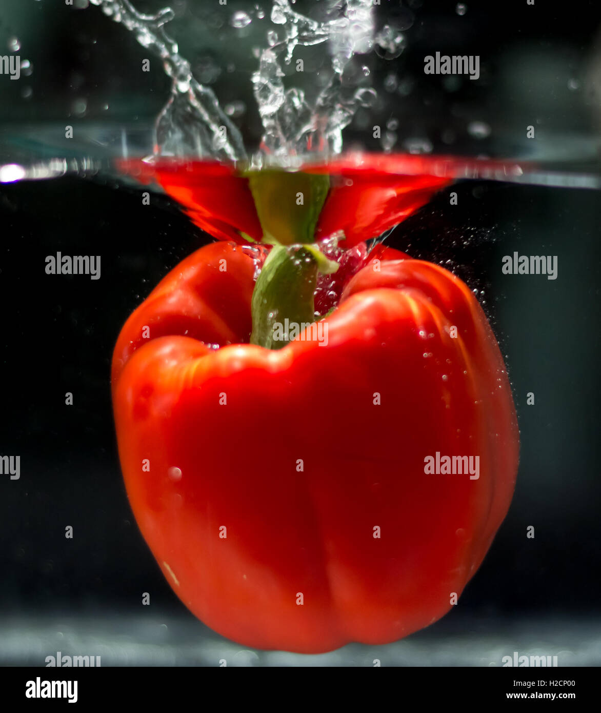 Vegetables water splash hi-res stock photography and images - Alamy