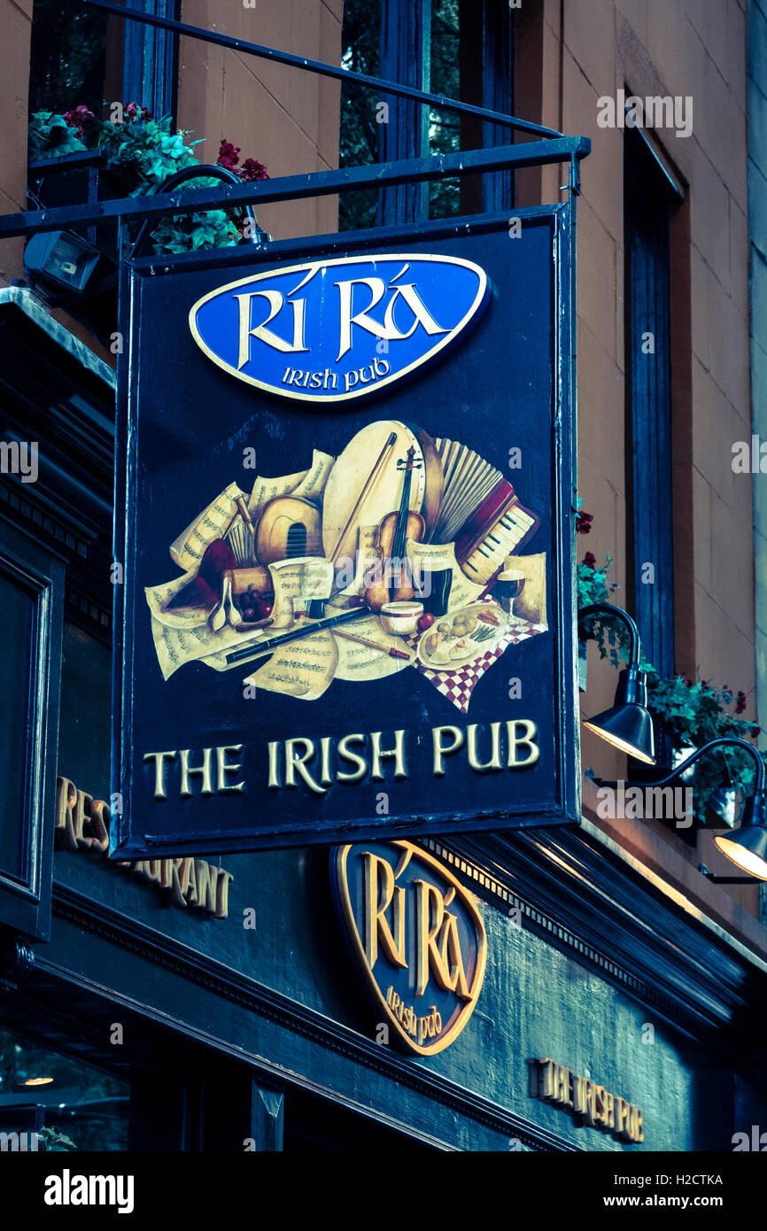 Old irish tavern hi-res stock photography and images - Alamy
