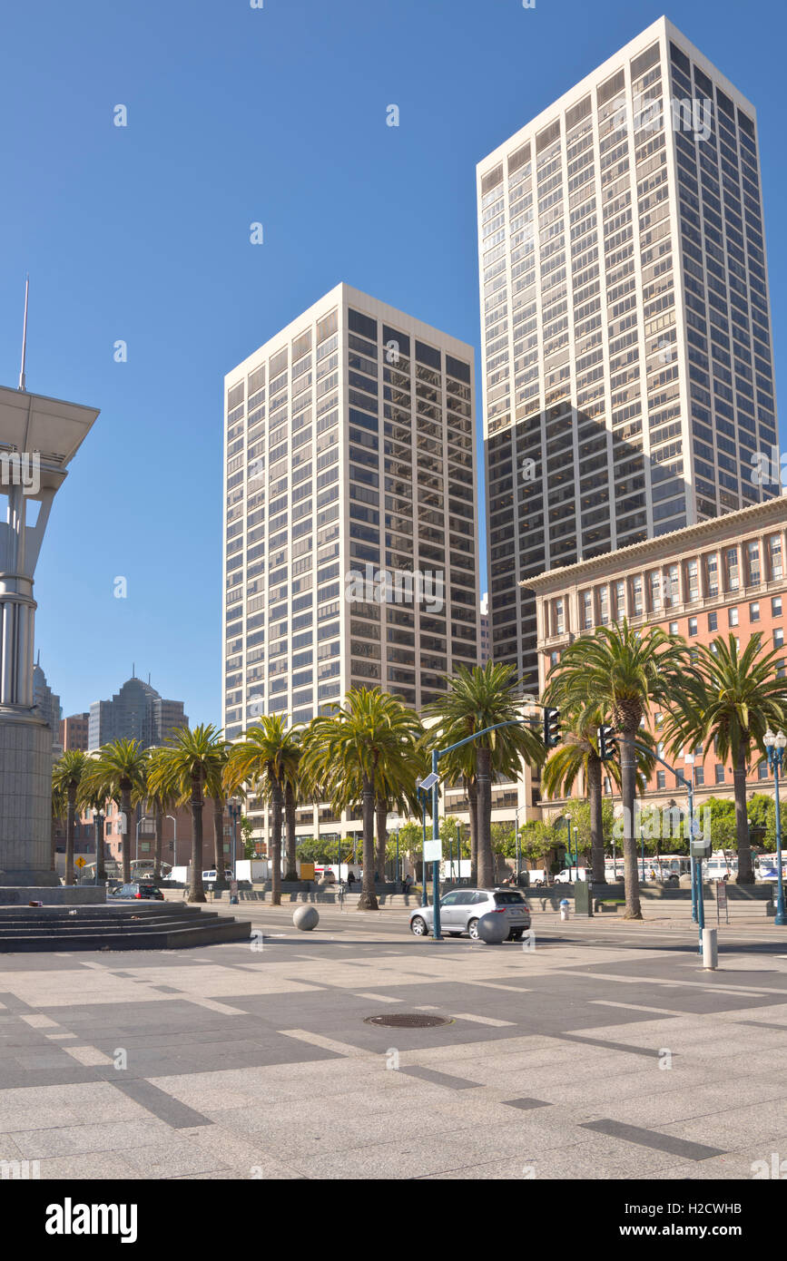 San Francisco California street scene on a main thoroughfare downtown ...