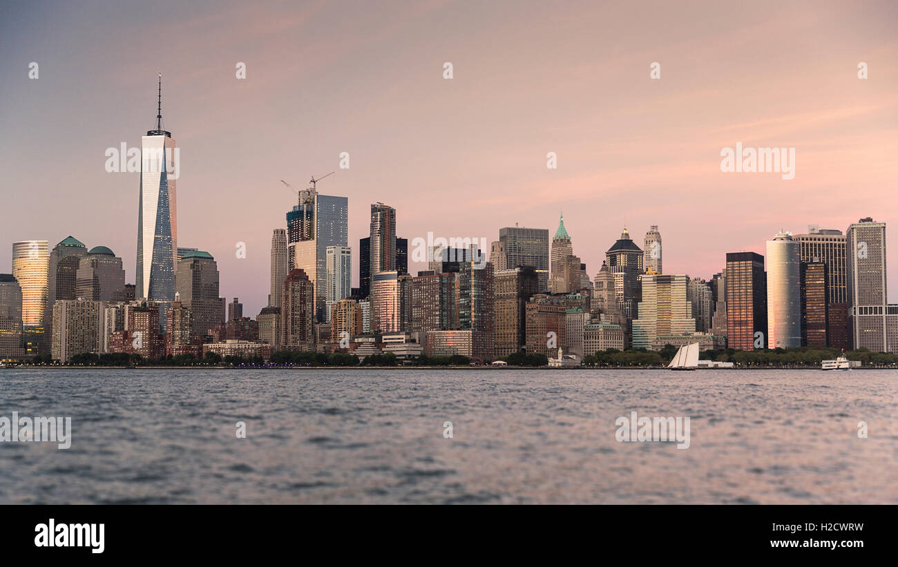Manhattan skyline sunset Stock Photo - Alamy