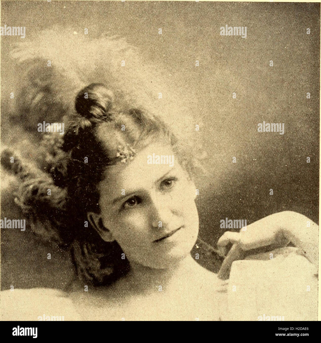 This album contains historical records and memories of a reunion event ...