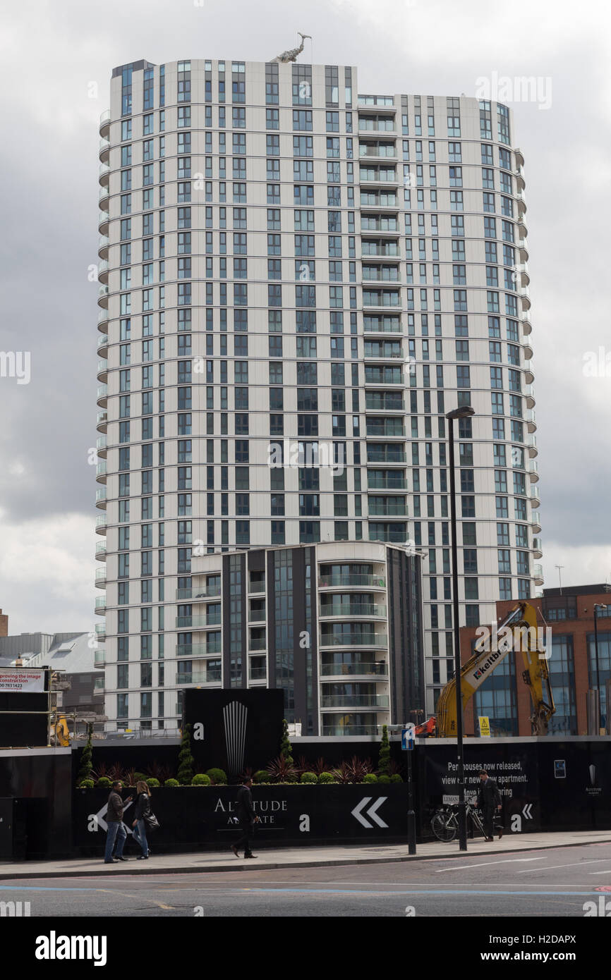 Barratt Altitude, Building construction site at Aldgate, London Stock ...