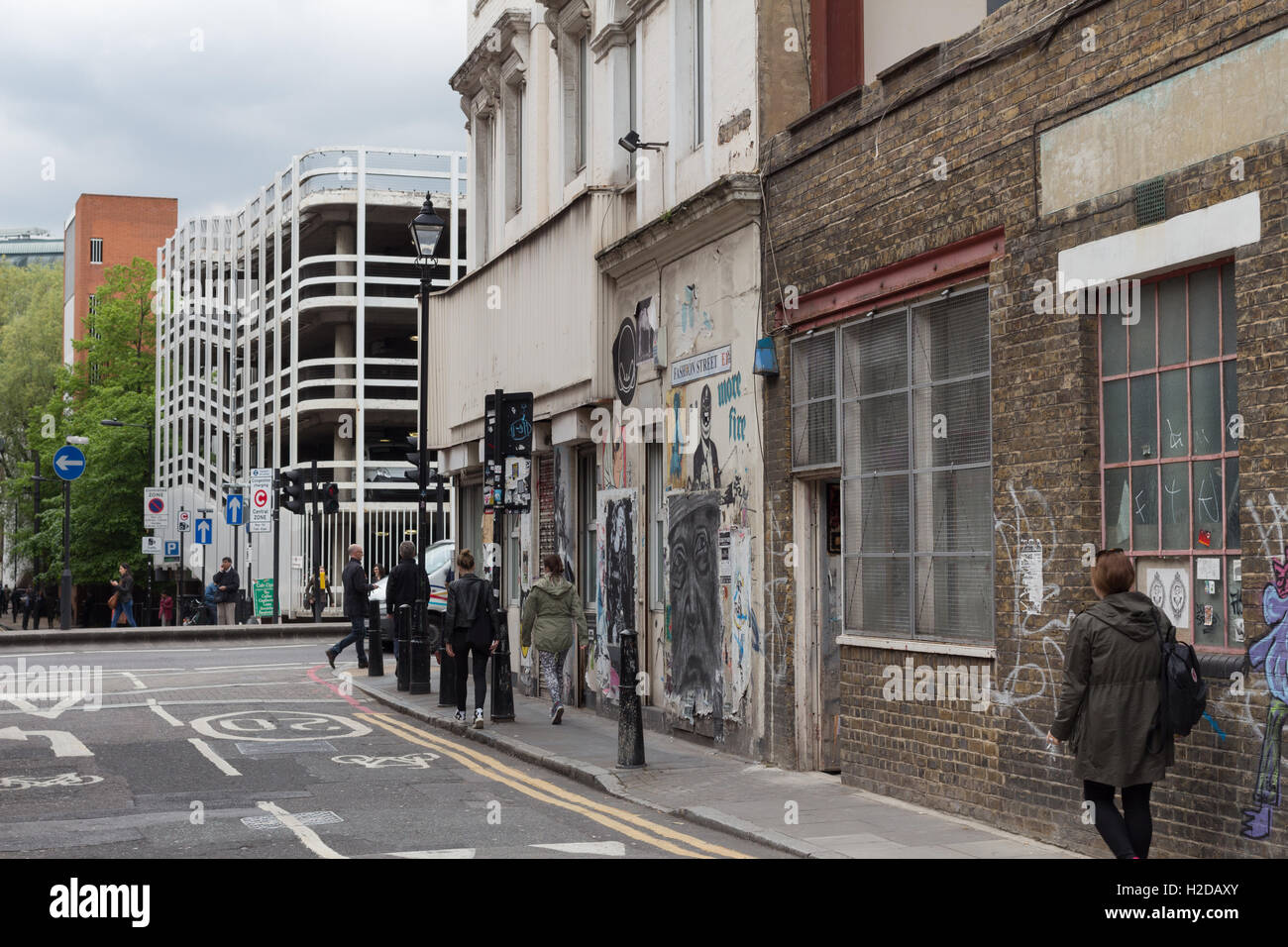 Graffiti on Fashion Street London E1 Stock Photo - Alamy