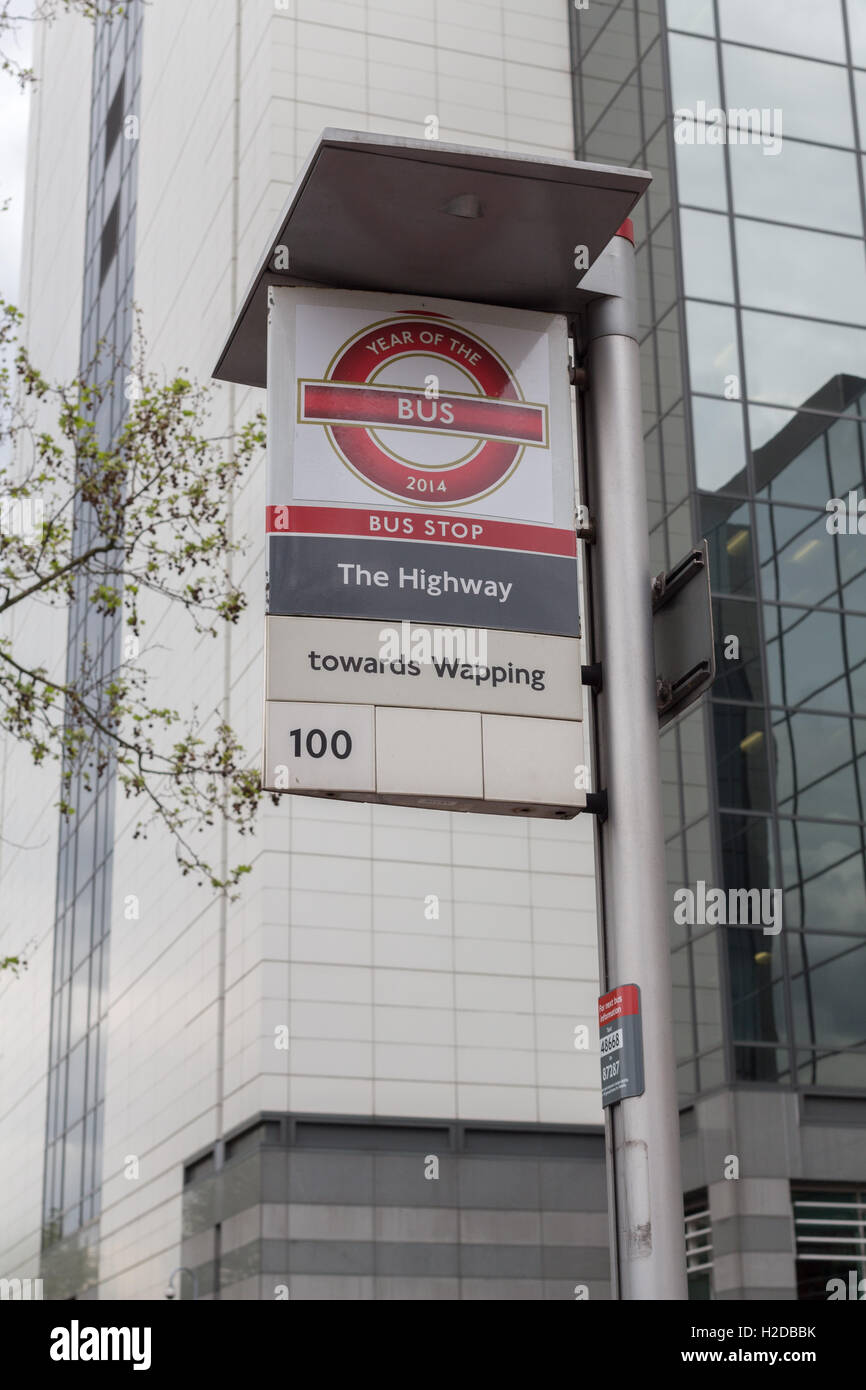 TFL 100 bus stop Stock Photo - Alamy